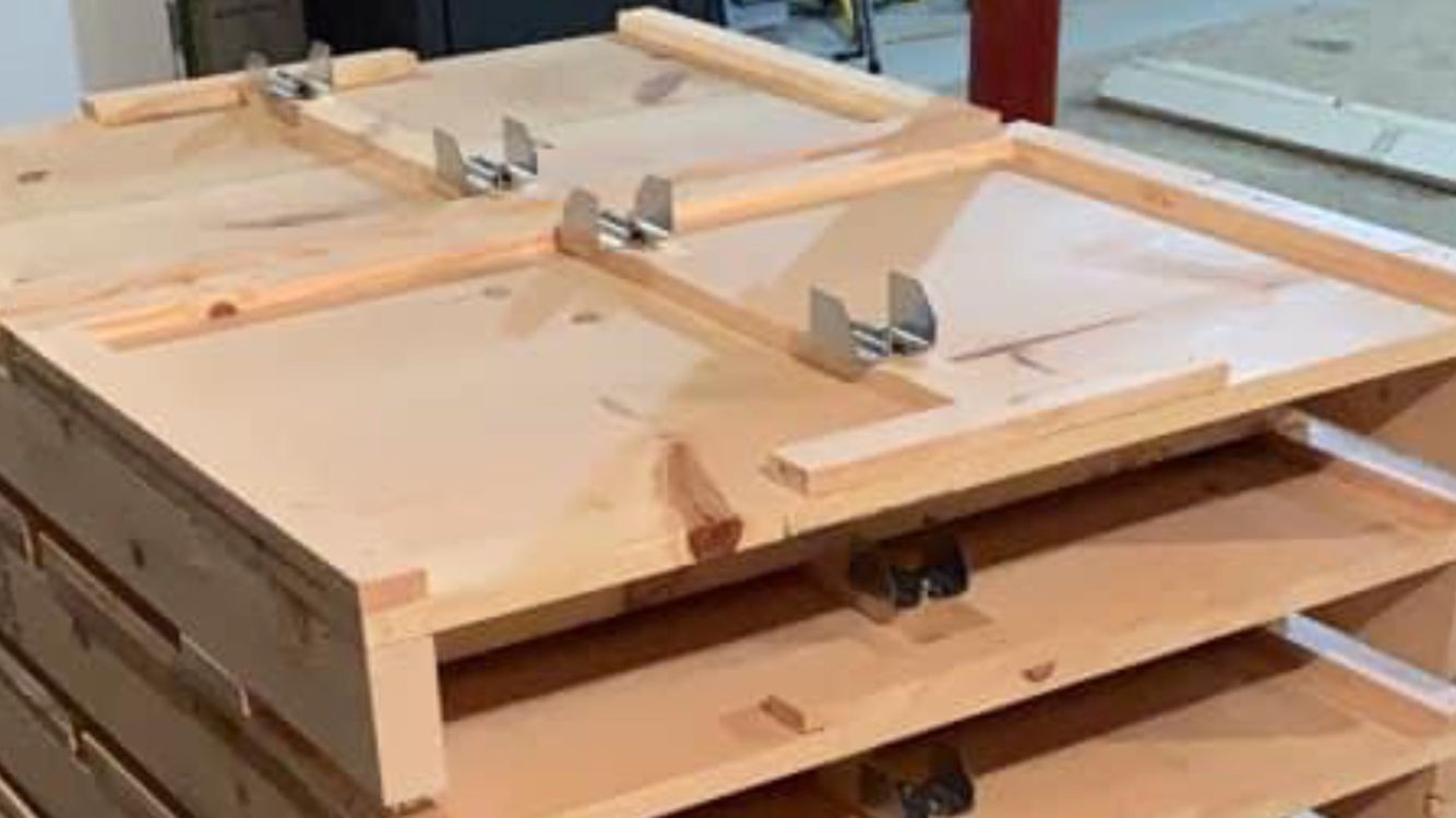 W Type Galvanized Steel Pallet Clips Secure Beekeeping Beehives in ...